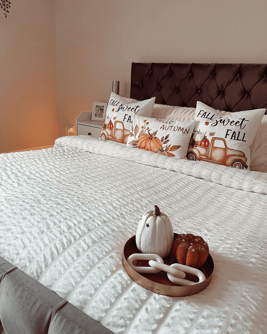 50+ Fall Bedroom Décor Ideas - Best Stuff Hub